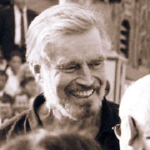 Charlton Heston - Bio, Facts, Family | Famous Birthdays