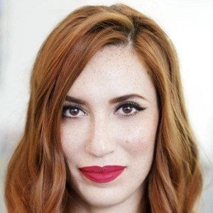 Jessie Dee - Age, Family, Bio | Famous Birthdays