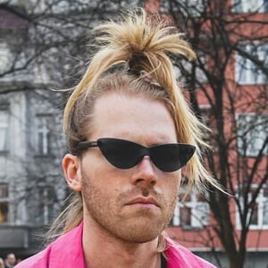 Radical Living - Bio, Family | Famous Birthdays