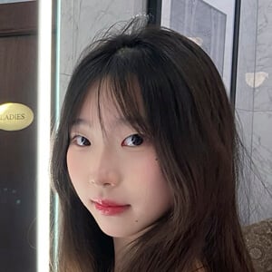 tiiffyt - Age, Family, Bio | Famous Birthdays