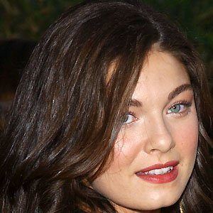 Alexa Davalos - Bio, Family, Trivia | Famous Birthdays