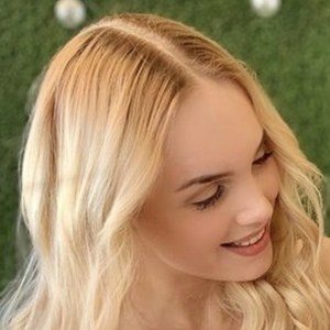 Amyamarie01 - Age, Family, Bio | Famous Birthdays
