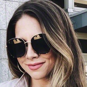 Ashley Robertson - Bio, Family, Trivia | Famous Birthdays