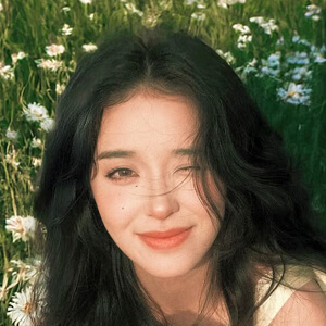 Aunt_Steph_ - Age, Family, Bio | Famous Birthdays