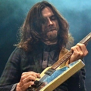 Brian Bell - Bio, Family, Trivia | Famous Birthdays