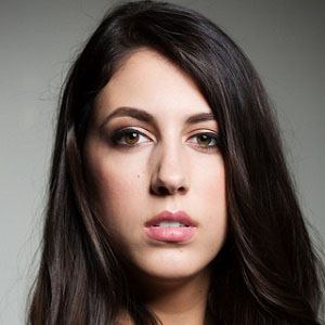 Caitlin Dechelle - Bio, Family, Trivia | Famous Birthdays