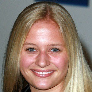 Carly Schroeder - Bio, Family, Trivia | Famous Birthdays