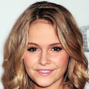 Cassi Thomson - Bio, Family, Trivia | Famous Birthdays