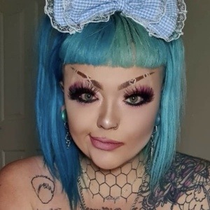 CharlyxMoon - Age, Family, Bio | Famous Birthdays