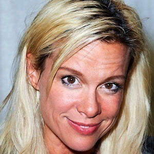 Chase Masterson - Bio, Family, Trivia | Famous Birthdays