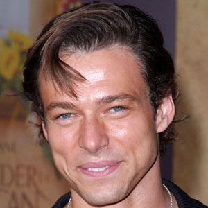 Christopher Showerman - Bio, Family, Trivia | Famous Birthdays
