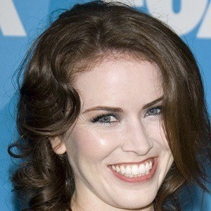 Crista Flanagan - Bio, Family, Trivia | Famous Birthdays