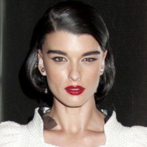Crystal Renn - Bio, Family, Trivia | Famous Birthdays