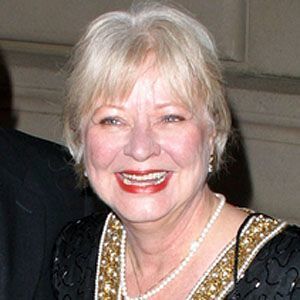 Debra Mooney - Bio, Family, Trivia | Famous Birthdays