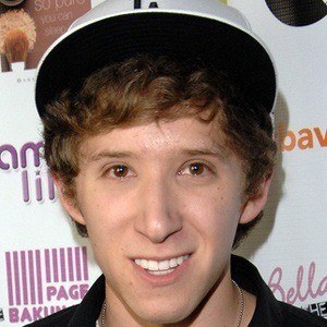 Derek Bloom - Bio, Family, Trivia | Famous Birthdays