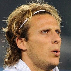 Diego Forlán - Bio, Family, Trivia | Famous Birthdays