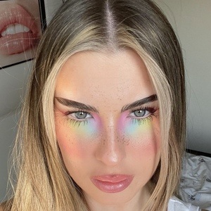 eeerinr - Age, Family, Bio | Famous Birthdays