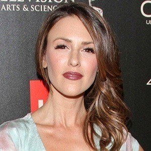 Elizabeth Hendrickson - Bio, Family, Trivia | Famous Birthdays