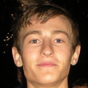 Elliott Tittensor - Bio, Family, Trivia | Famous Birthdays