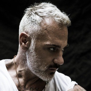Gianluca Vacchi - Biografía, Datos, Familia | Famous Birthdays