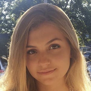 graceesmith17 - Age, Family, Bio | Famous Birthdays