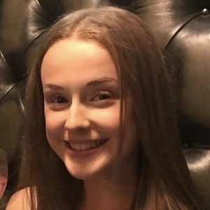 hanz.louise - Age, Bio, Family | Famous Birthdays