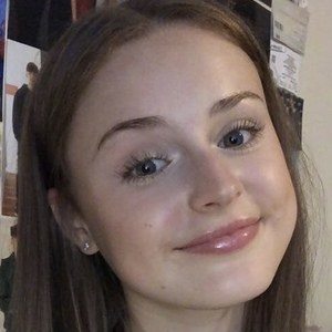 hanz.louise - Age, Bio, Family | Famous Birthdays