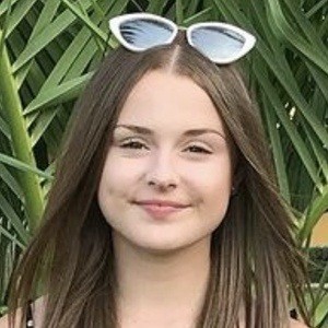 hanz.louise - Age, Bio, Family | Famous Birthdays