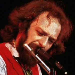 Ian Anderson - Bio, Family, Trivia | Famous Birthdays