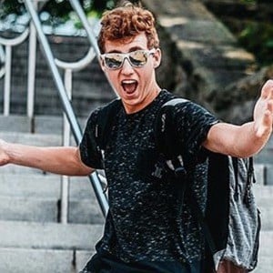 TJ Hall - Bio, Family, Trivia | Famous Birthdays