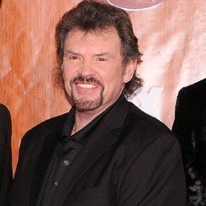 Jeff Cook - Bio, Family, Trivia | Famous Birthdays