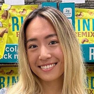 jenz_losangeles - Age, Bio, Family | Famous Birthdays