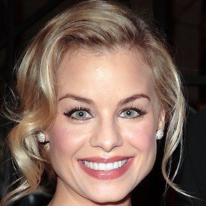 Jessica Collins - Bio, Family, Trivia | Famous Birthdays