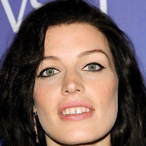 Jessica Pare - Bio, Family, Trivia | Famous Birthdays