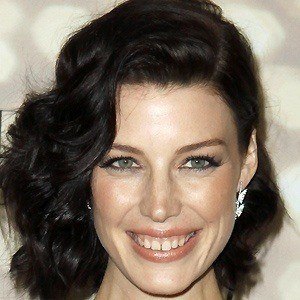 Jessica Pare - Bio, Family, Trivia | Famous Birthdays