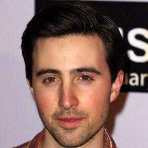 Josh Zuckerman - Biografía, Datos, Familia | Famous Birthdays