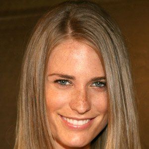 Julie Henderson - Age, Family, Bio | Famous Birthdays