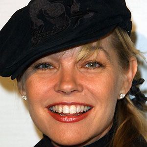 Julie McCullough - Bio, Family, Trivia | Famous Birthdays