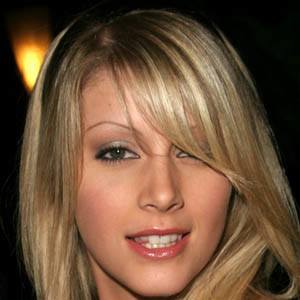 Lacie Heart - Age, Family, Bio | Famous Birthdays