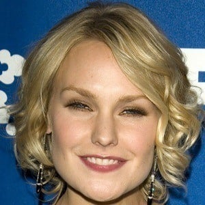 Laura Allen - Bio, Family, Trivia | Famous Birthdays