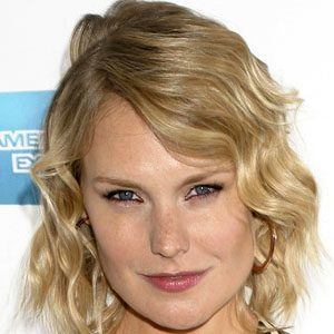 Laura Allen - Bio, Family, Trivia | Famous Birthdays