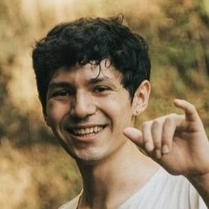 Lonely Bee - Age, Bio, Family | Famous Birthdays