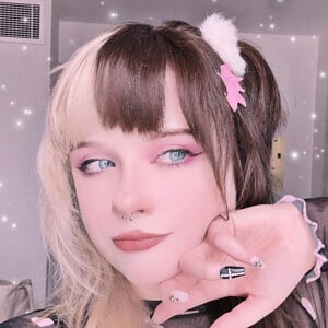 Lottiedesu - Age, Family, Bio | Famous Birthdays