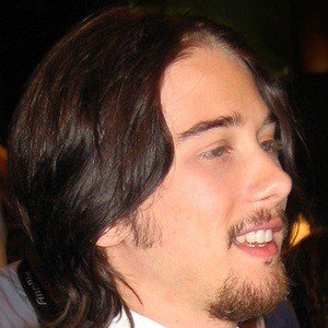 Lou Taylor Pucci - Bio, Family, Trivia | Famous Birthdays