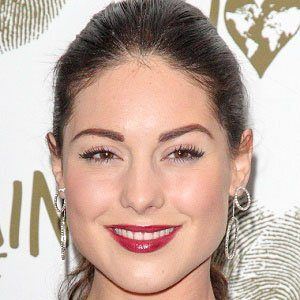 Louise Thompson - Biografía, Datos, Familia | Famous Birthdays