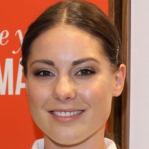Louise Thompson - Bio, Family, Trivia | Famous Birthdays