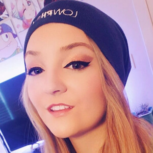 Lowrhen - Age, Bio, Family | Famous Birthdays