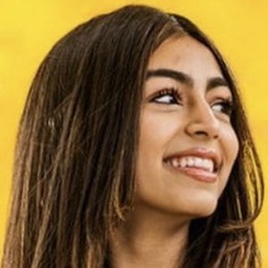 Mahee Dhruva - Age, Family, Bio | Famous Birthdays