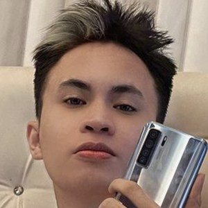 Mikoy Uy - Bio, Family, Trivia | Famous Birthdays