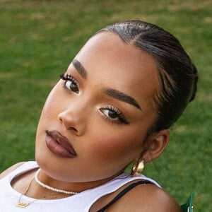 Natalia Freiberg - Age, Bio, Family | Famous Birthdays